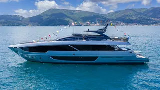 Riva launches latest 102' Corsaro Super for Formula 1 racing driver ...